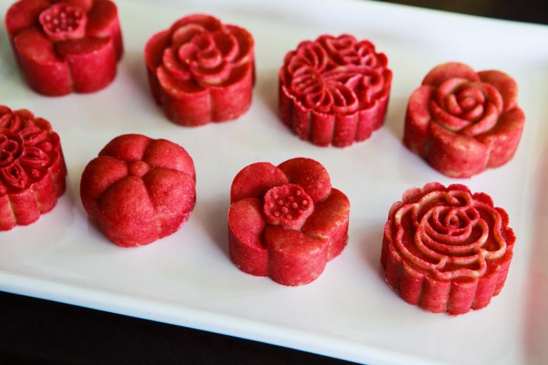 EASY No-Bake Strawberry Mooncake Recipe – FOOD is Four Letter Word
