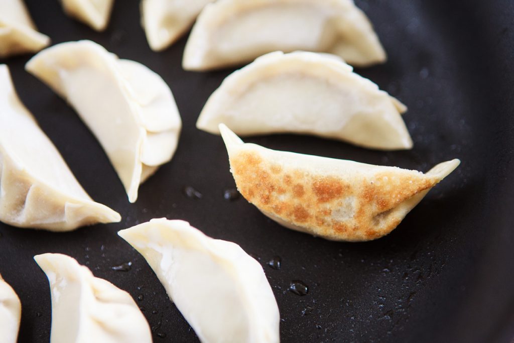 Gyoza with Crispy Lattice Recipe (Hanetsuki Gyoza) – FOOD is Four ...